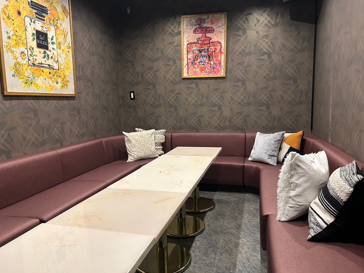 六本木ガールズバー JG （Girl’s Lounge Cafe&Bar ジェージー） | ガールズバーバイト求人タピオカ