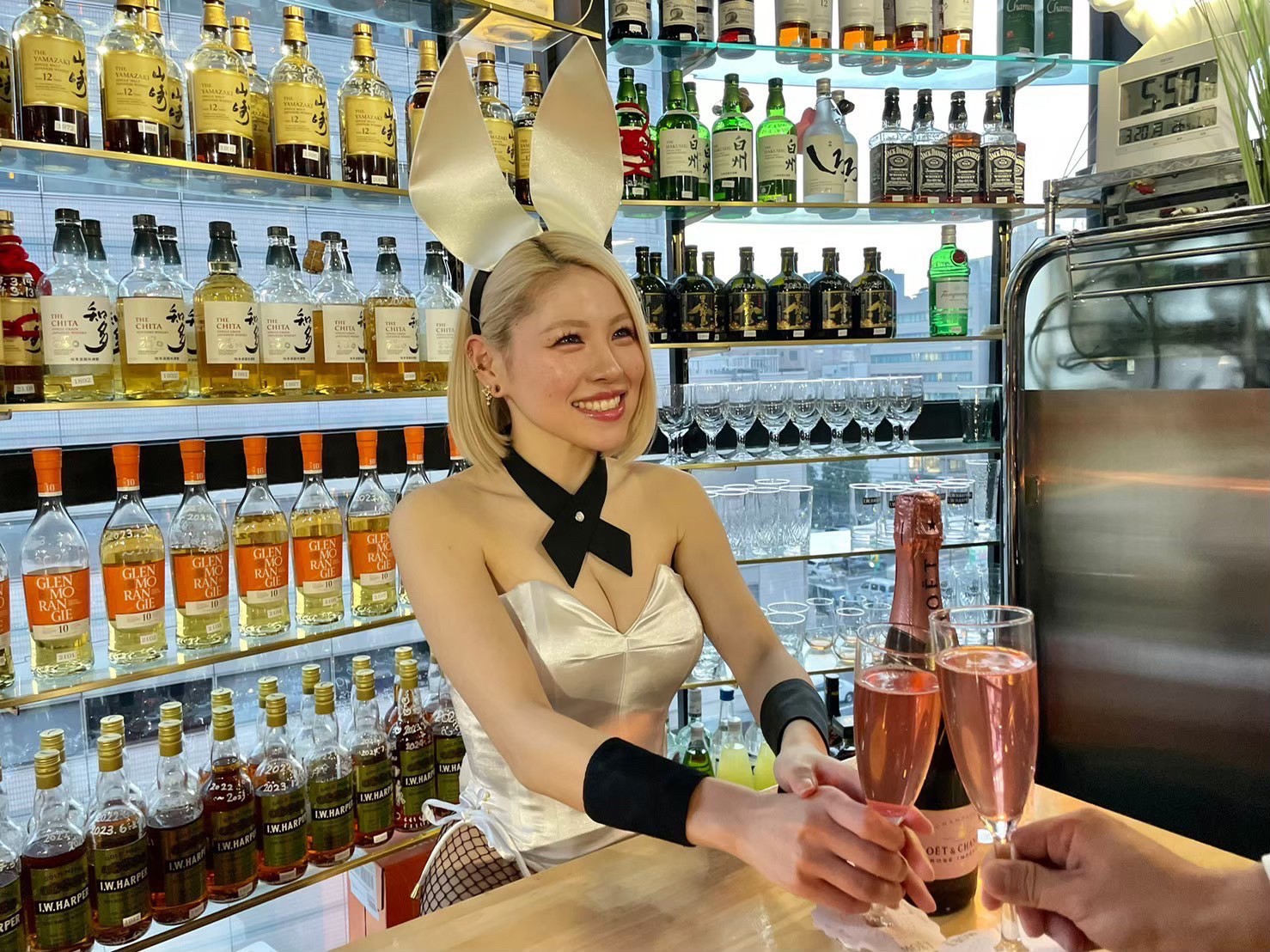 広島流川ガールズバー ロフト101 （LOFT101広島） | ガールズバーバイト求人タピオカ